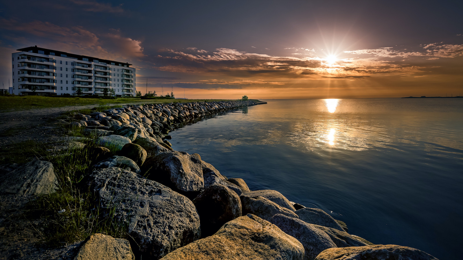 Charter Yachts & Catamarans in Hellerup | Tubber